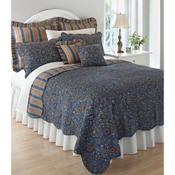 Laura Ashley | Bedding | Colonial Williamsburg Wakefield Quilt Twin ...